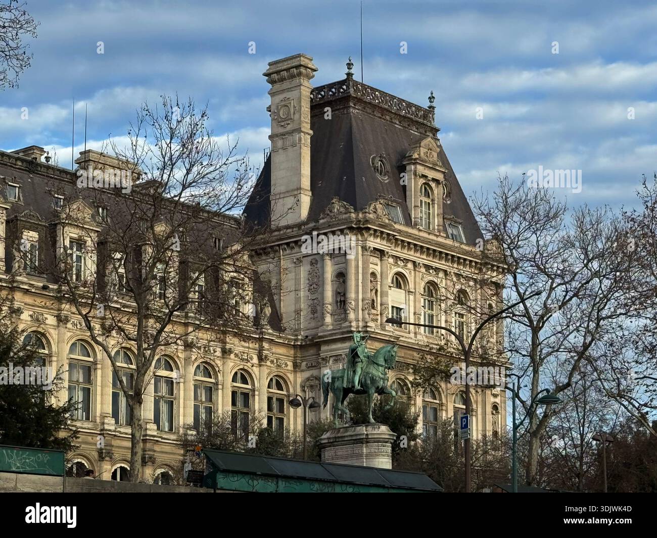 Classic second empire style archtecture of the Pavillon de Flore part ...
