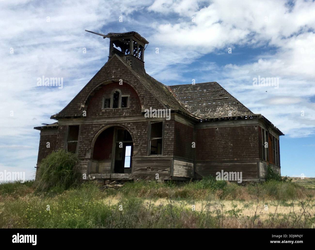 Abandoned derelict old run-down abandoned historic schoolhouse in Govan ...