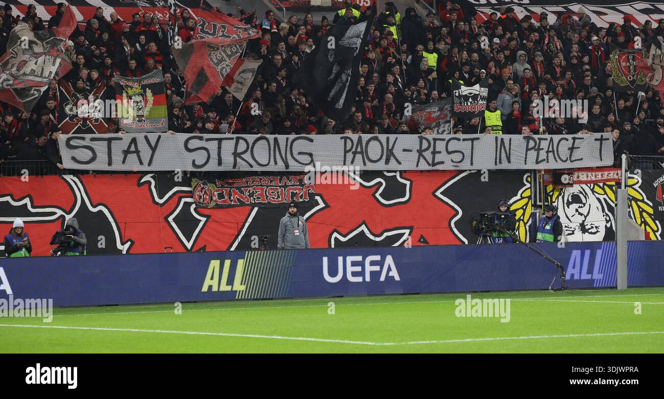 Fans Bayer Leverkusen GER, Bayer 04 Leverkusen vs. Villarreal CF ...
