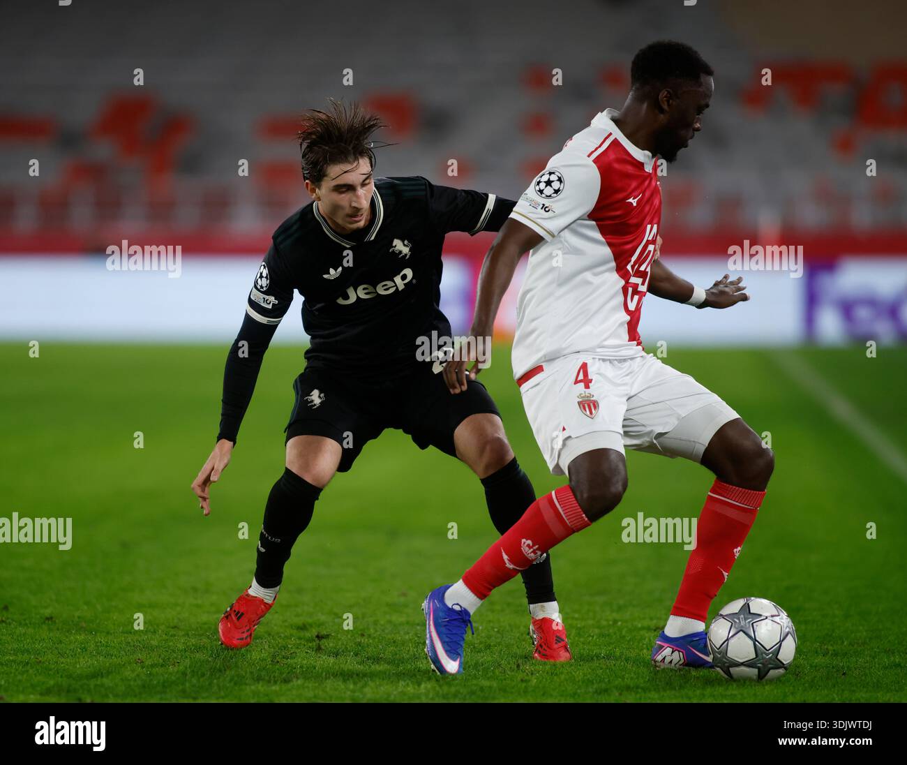 Fabio Miretti of Juventus FC and Jordan Teze of AS Monaco during the ...