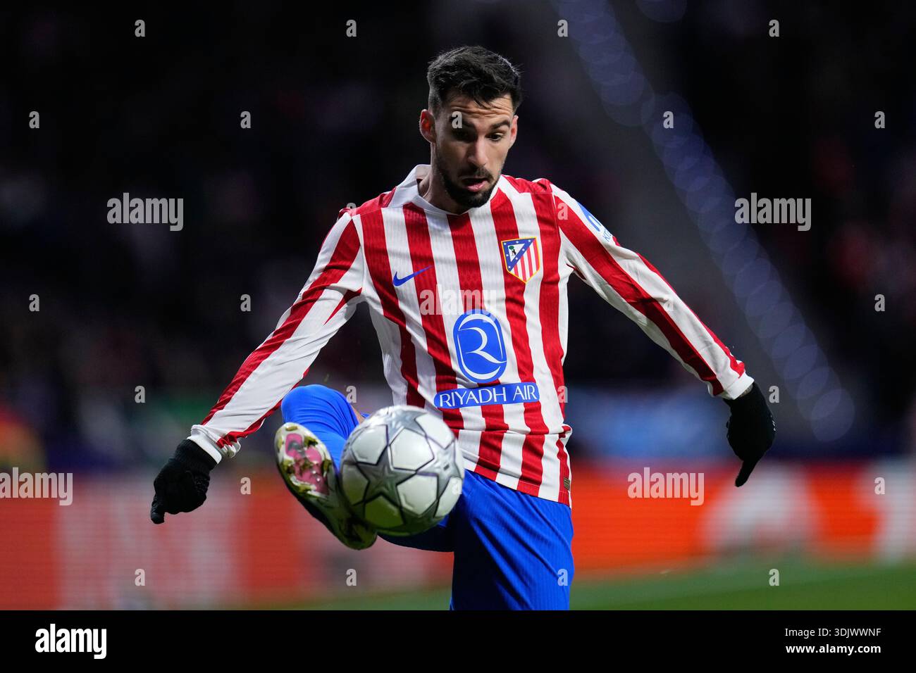 Atletico Madrid's Alex Baena controls the ball during the Champions ...