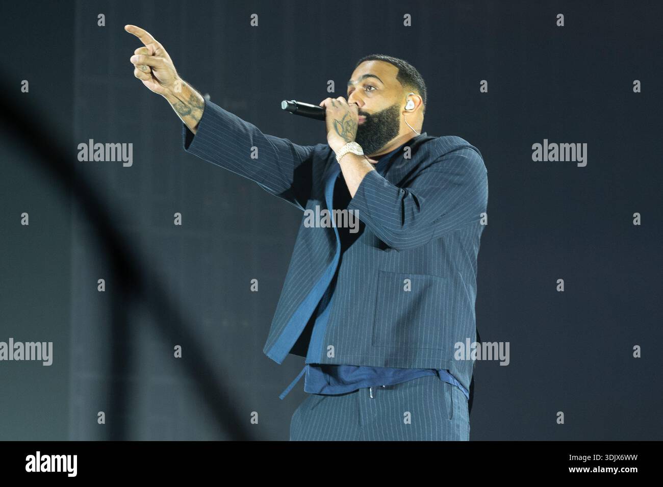 Recording artist Eladio Carrion performs during his Don KBRN World Tour ...