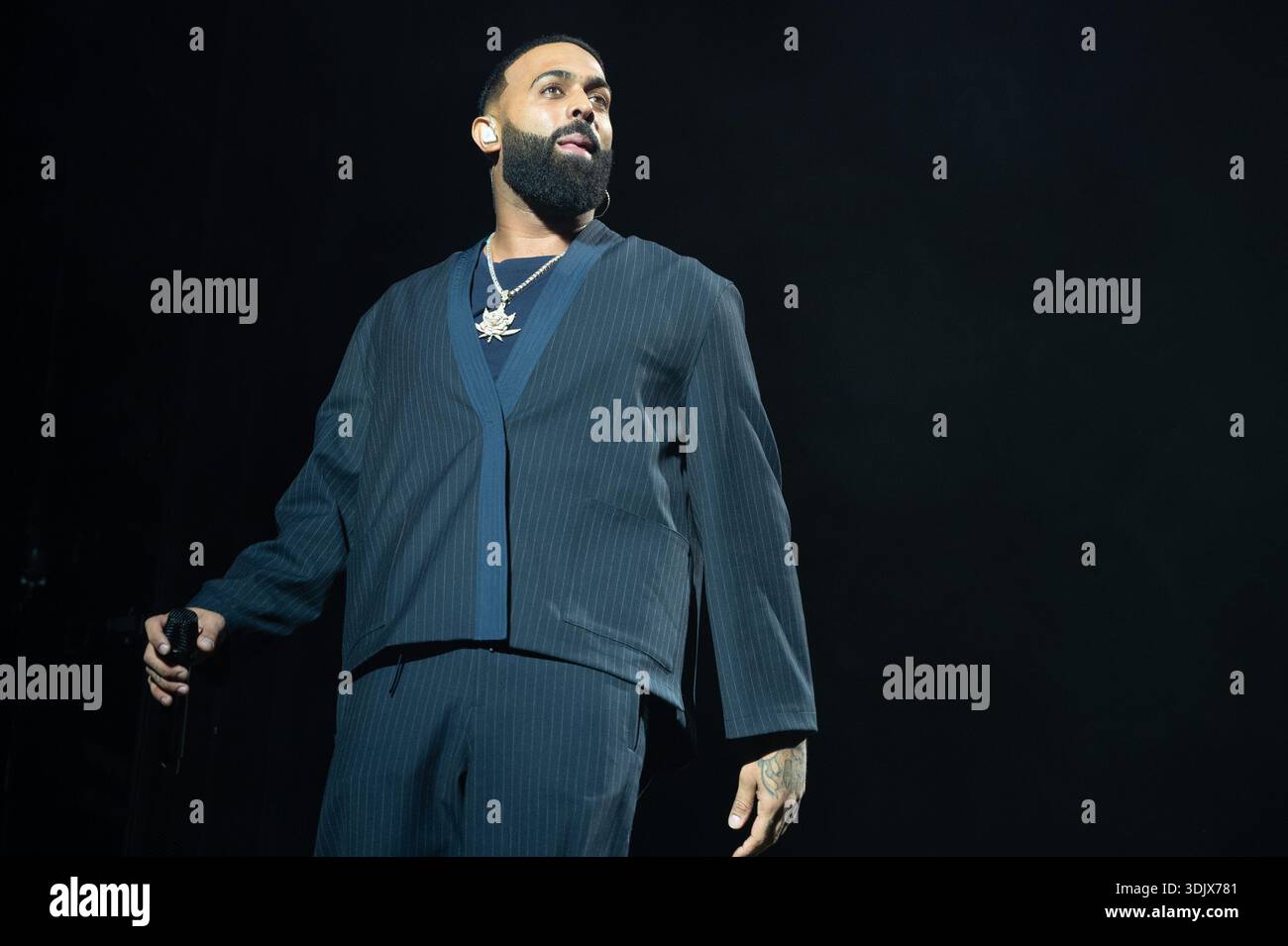Recording artist Eladio Carrion performs during his Don KBRN World Tour ...