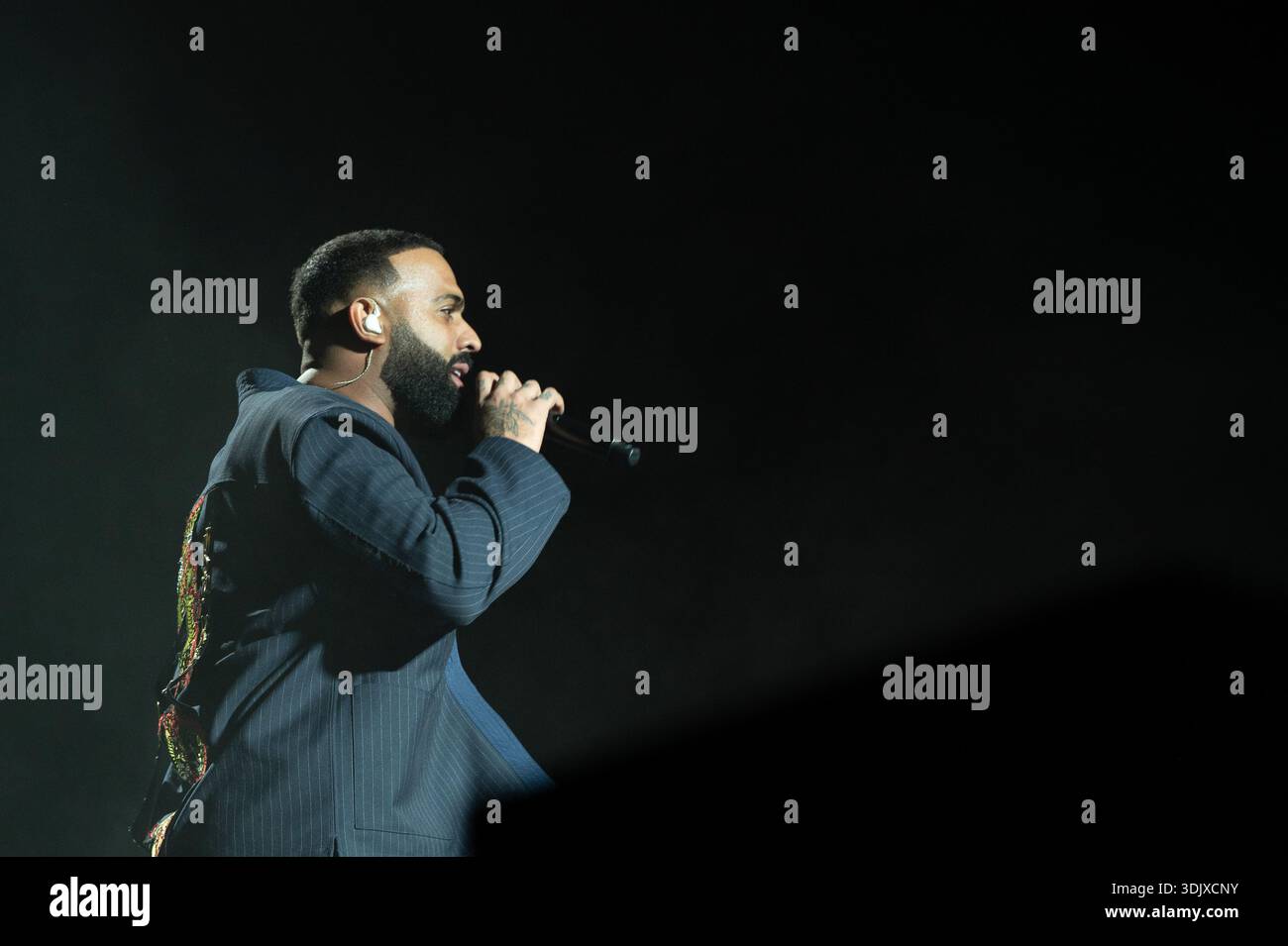Recording artist Eladio Carrion performs during his Don KBRN World Tour ...