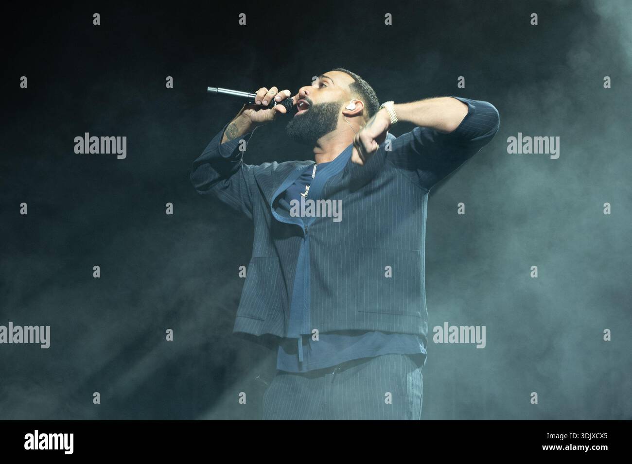 Recording artist Eladio Carrion performs during his Don KBRN World Tour ...