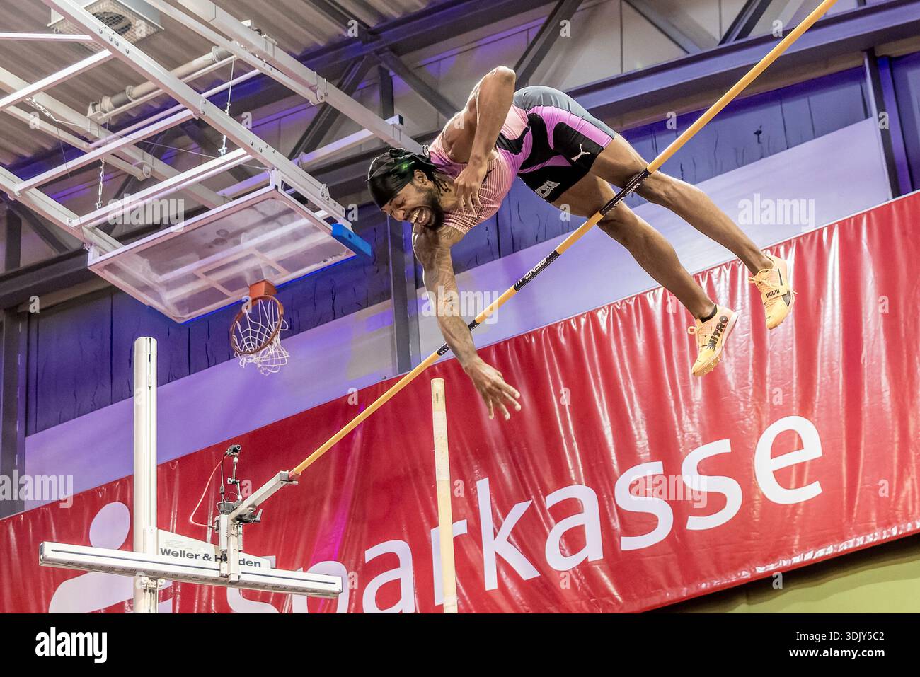 28 January 2026, Brandenburg, Cottbus: Pole vaulter Bo Kanda Lita ...