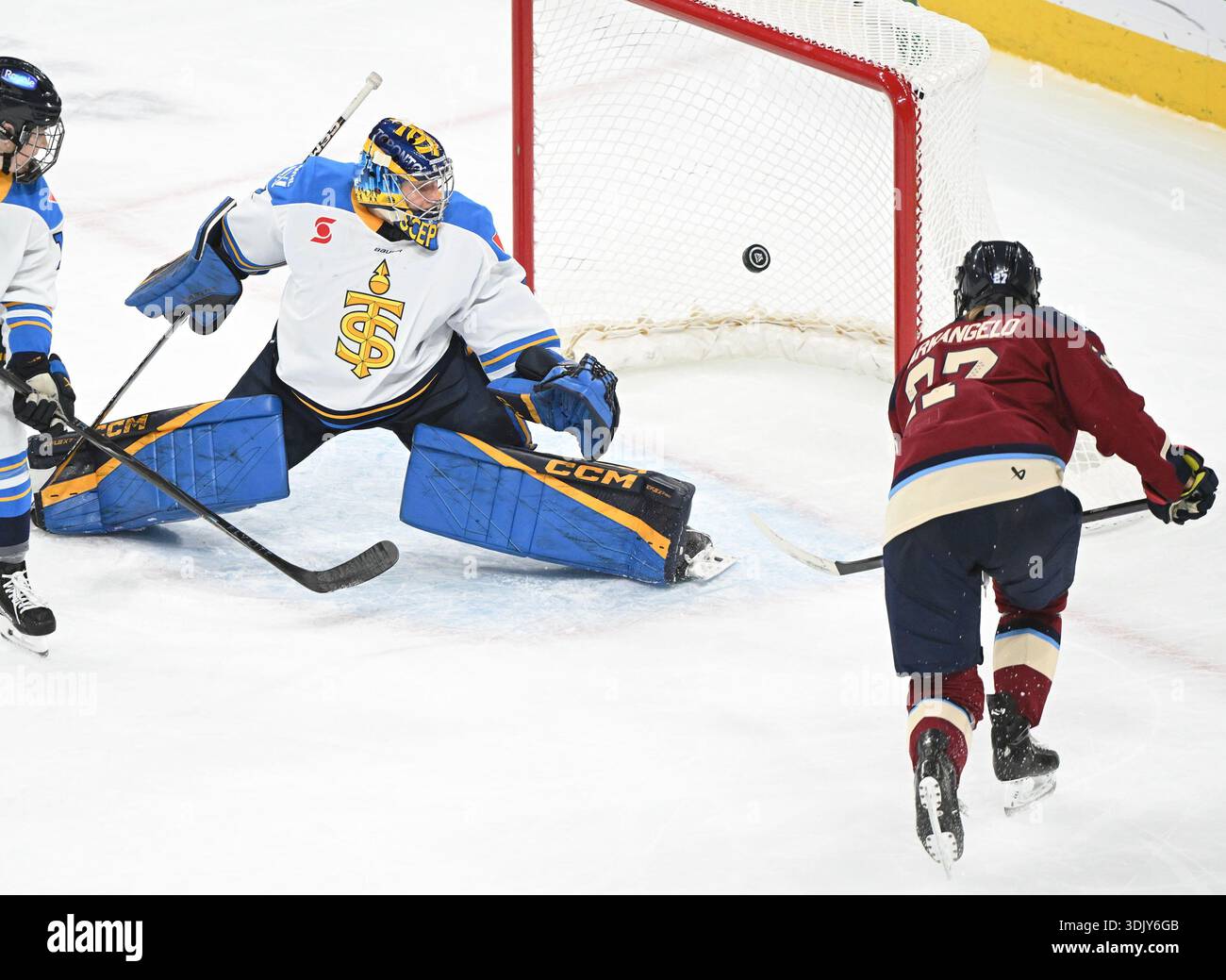 Montreal Victoire's Shiann Darkangelo (27) scores against Toronto ...