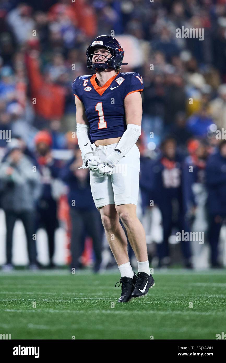 Virginia linebacker James Jackson (1) reacts after making a play ...