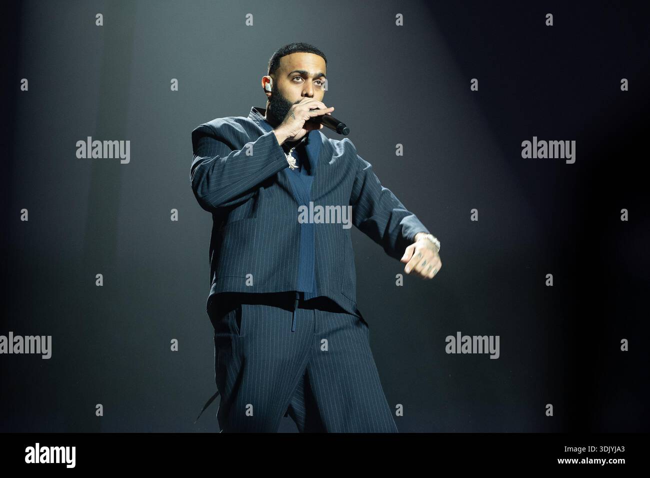 Recording artist Eladio Carrion performs during his Don KBRN World Tour ...