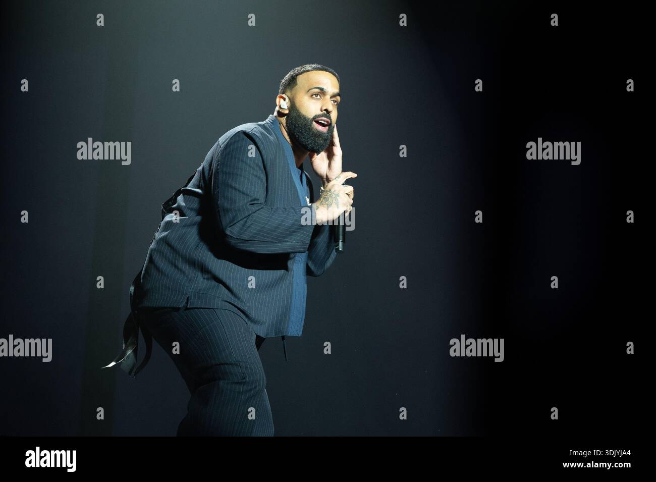 Recording artist Eladio Carrion performs during his Don KBRN World Tour ...