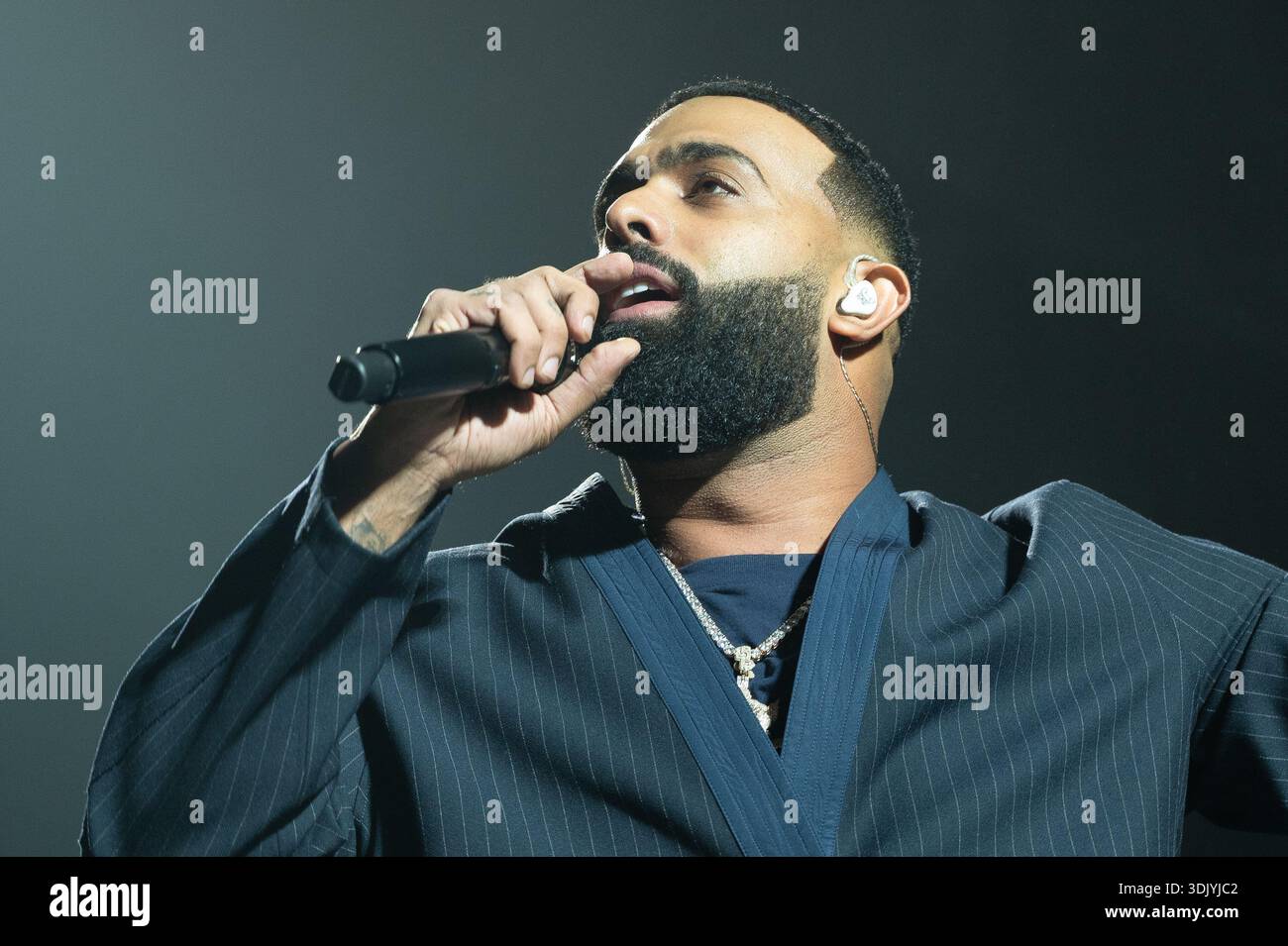 Recording artist Eladio Carrion performs during his Don KBRN World Tour ...