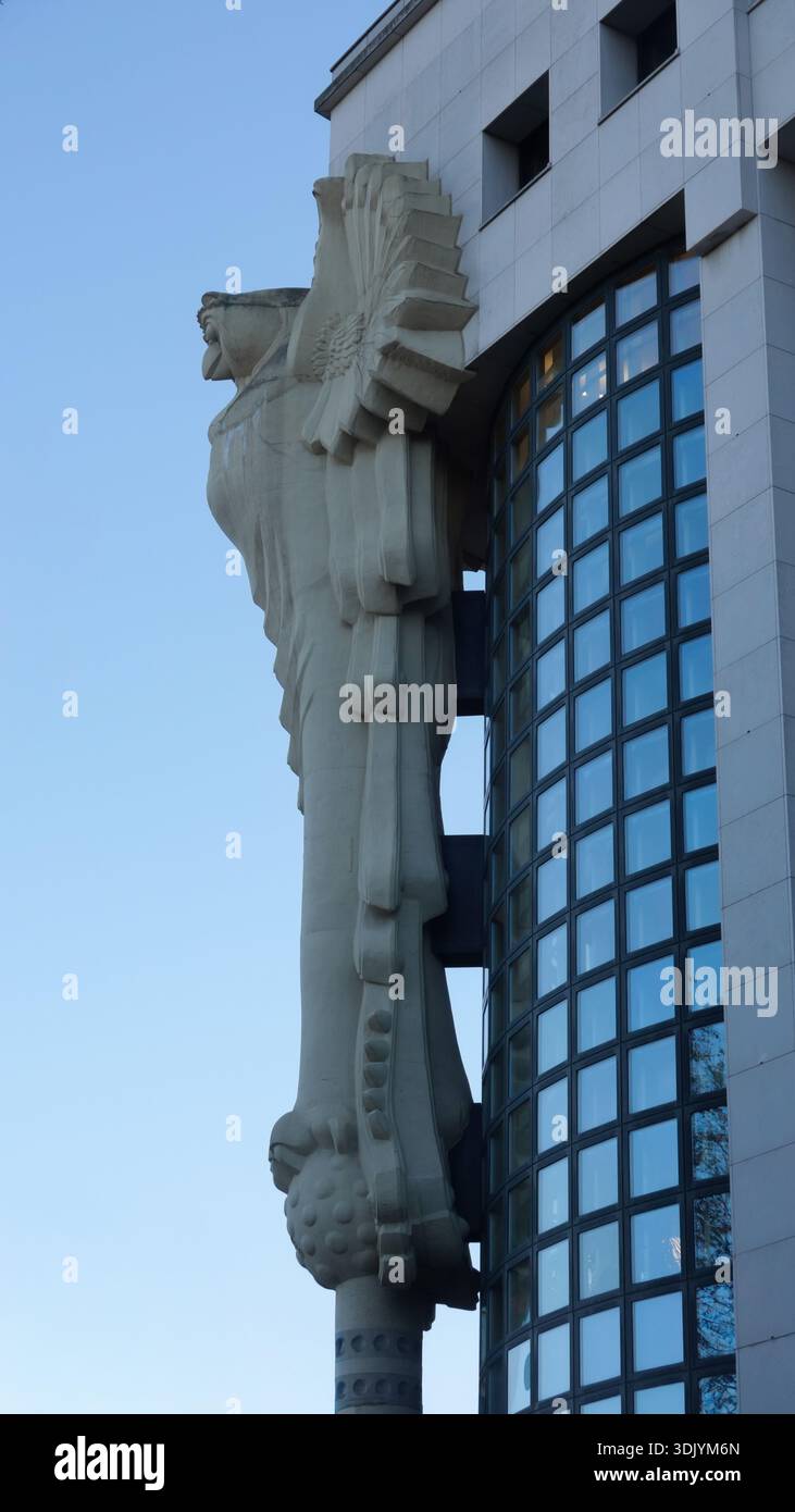 Vienna's Technical University (TU Wien) has a statue of a big owl as a ...