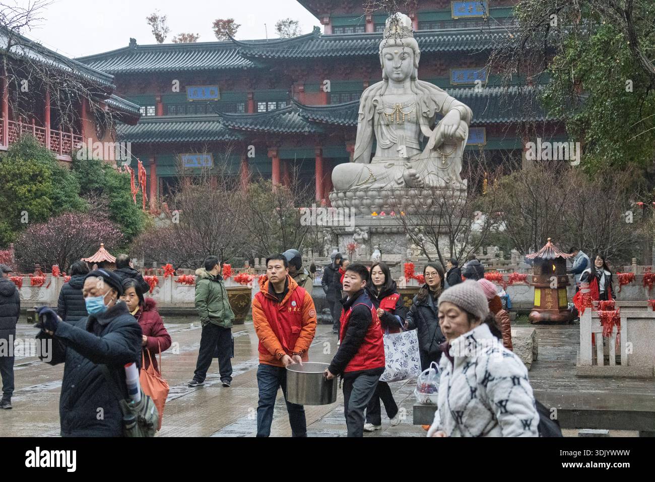 Citizens participate in Laba Festival activities at Pilu Temple in ...