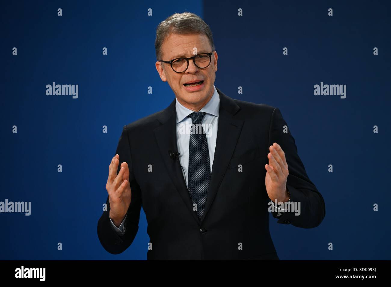 29 January 2026, Hesse, Frankfurt/M.: Christian Sewing, Chairman of the ...