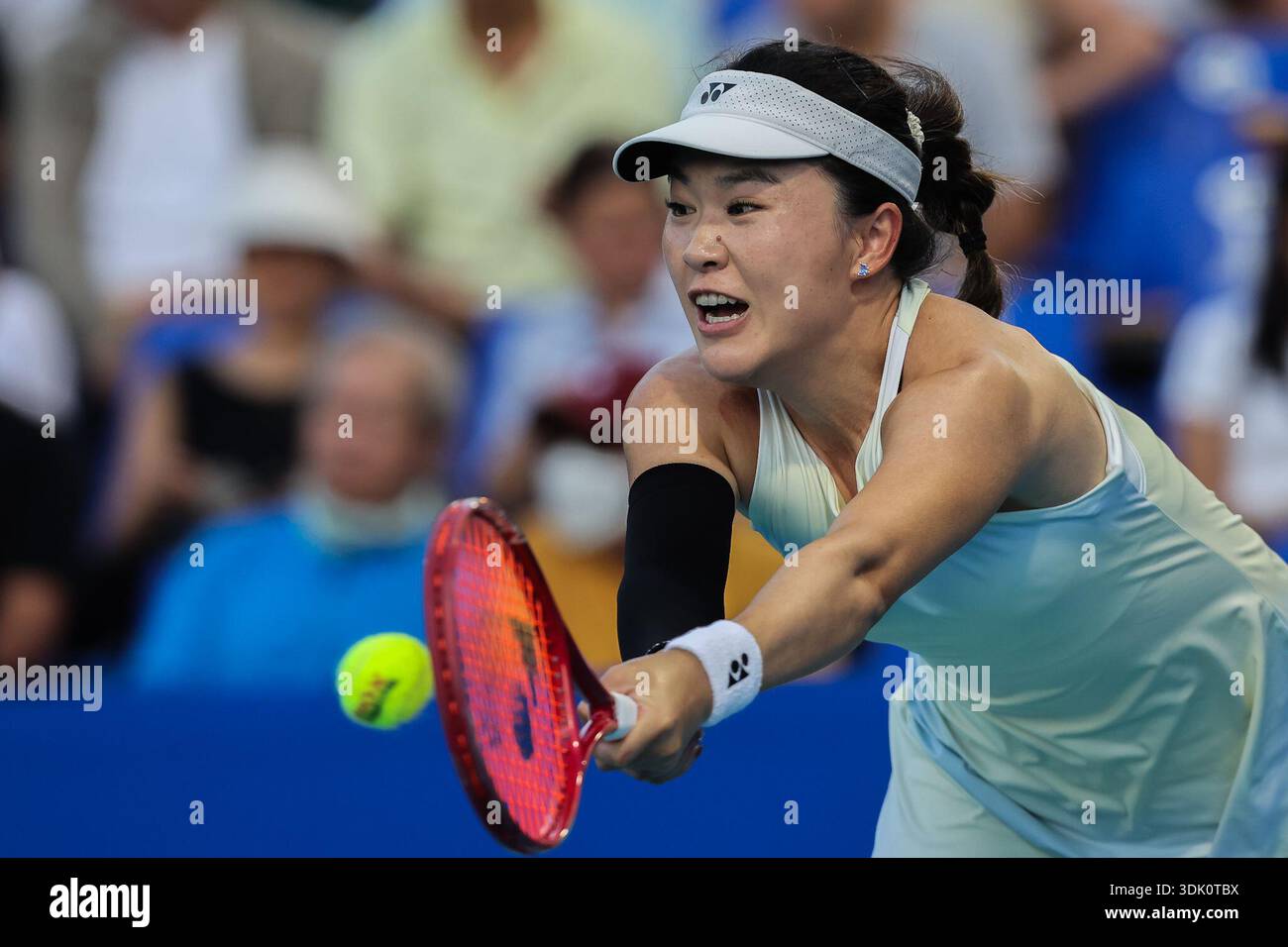 Manila, Philippines. 29th Jan, 2026. Zhu Lin competes during the women ...