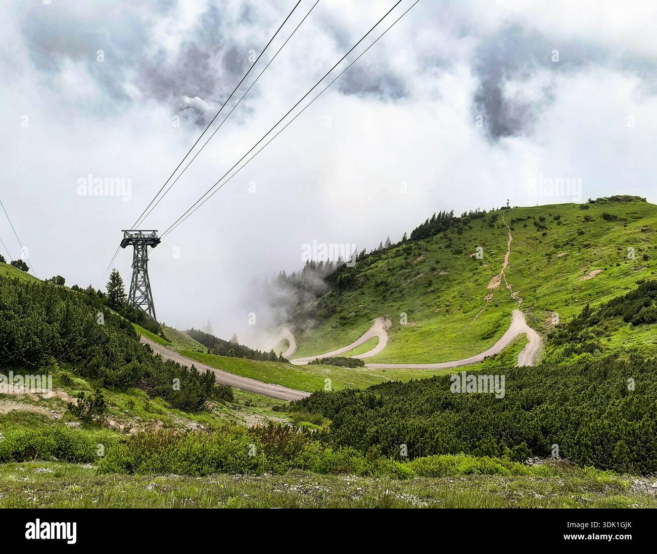 Cablecar in fog hi-res stock photography and images - Alamy