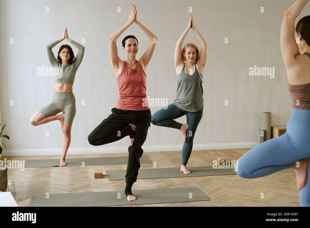Yoga class group poses camera hi-res stock photography and images - Alamy