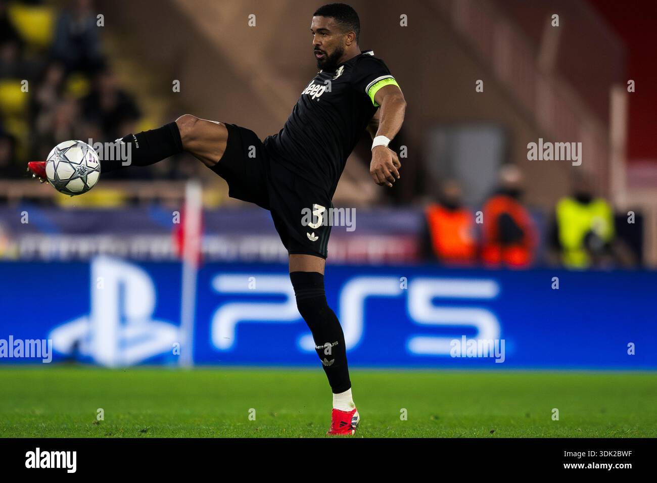 Gleison Bremer of Juventus FC in action during the UEFA Champions ...