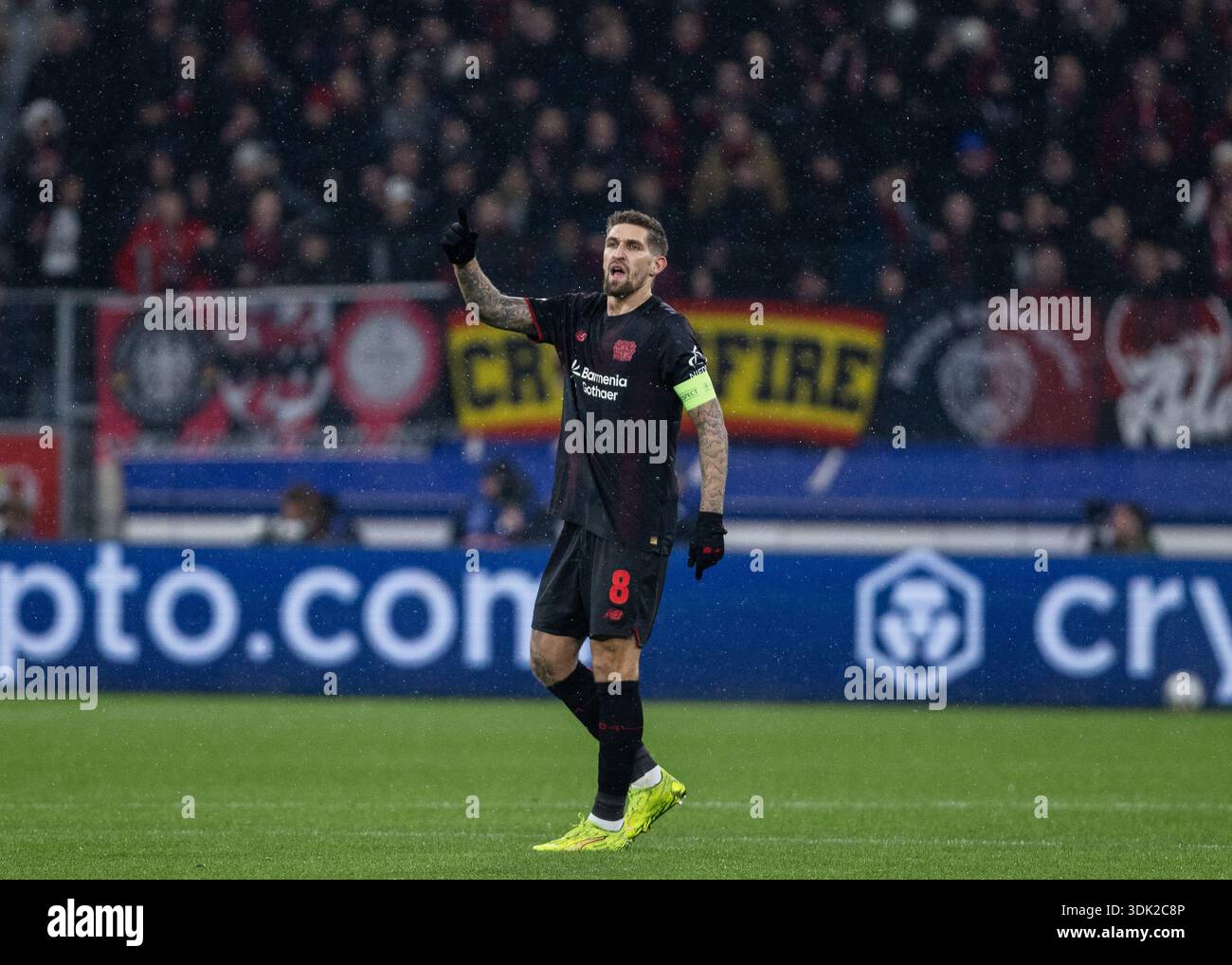 Leverkusen, Bayarena, 28.01.2026: Robert Andrich of Leverkusen reacts ...