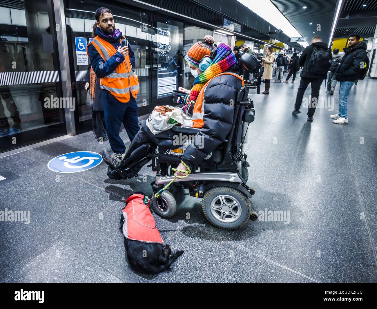 Wheelchair symbol platform marking hi-res stock photography and images ...