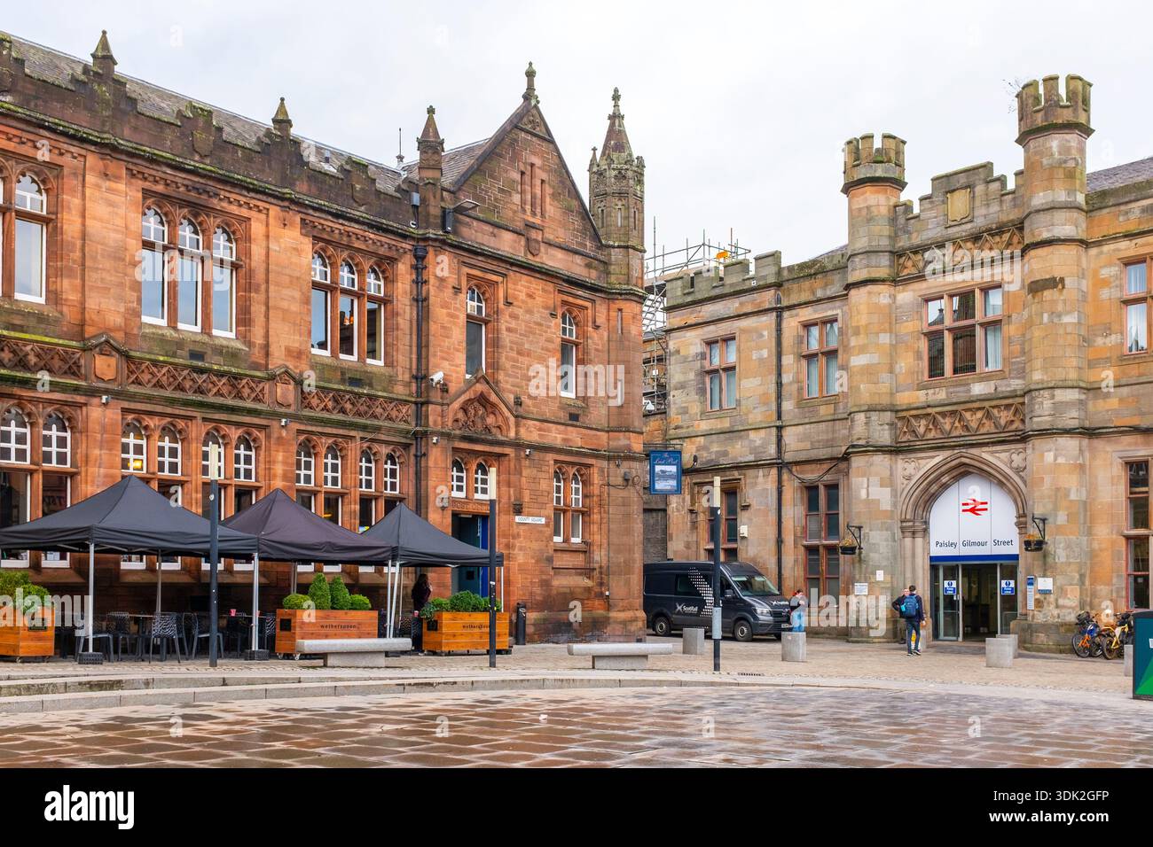 County Square, Paisley with the entrance to Paisley Railway station and ...