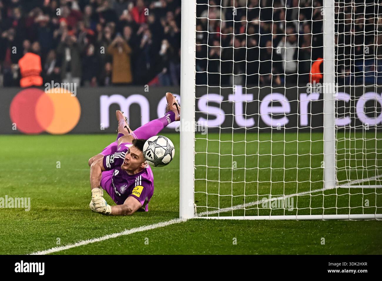 PSG and Newcastle draw in Champions League match at Parc des Princes on ...