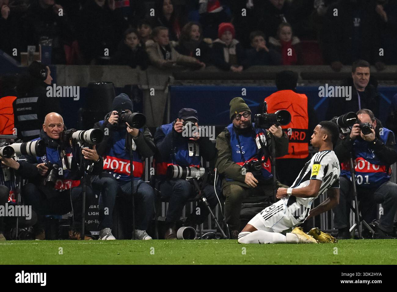 PSG and Newcastle draw in Champions League match at Parc des Princes on ...
