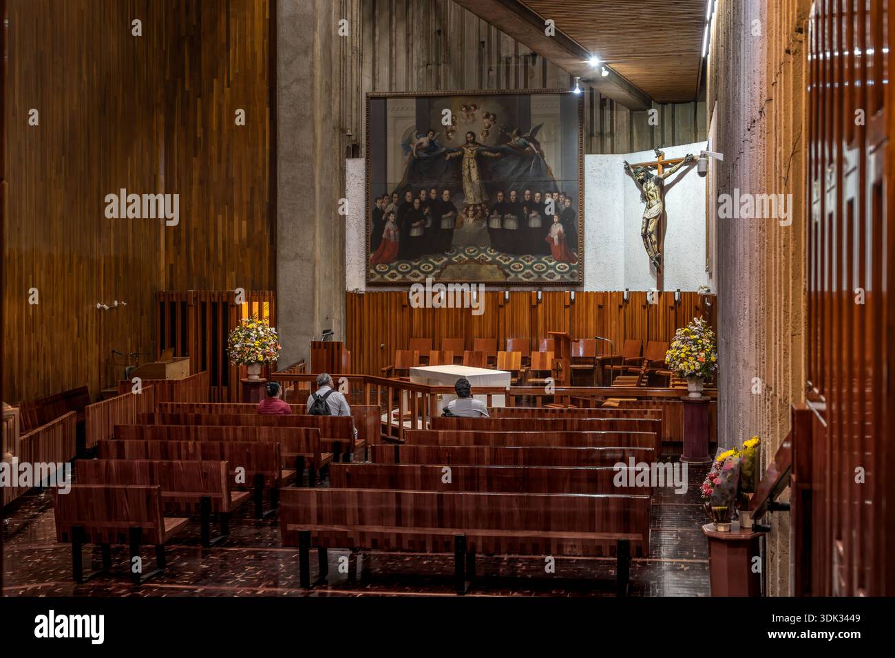 Chapel of Saint Joseph inside the New Basilica of Guadalupe (modern ...