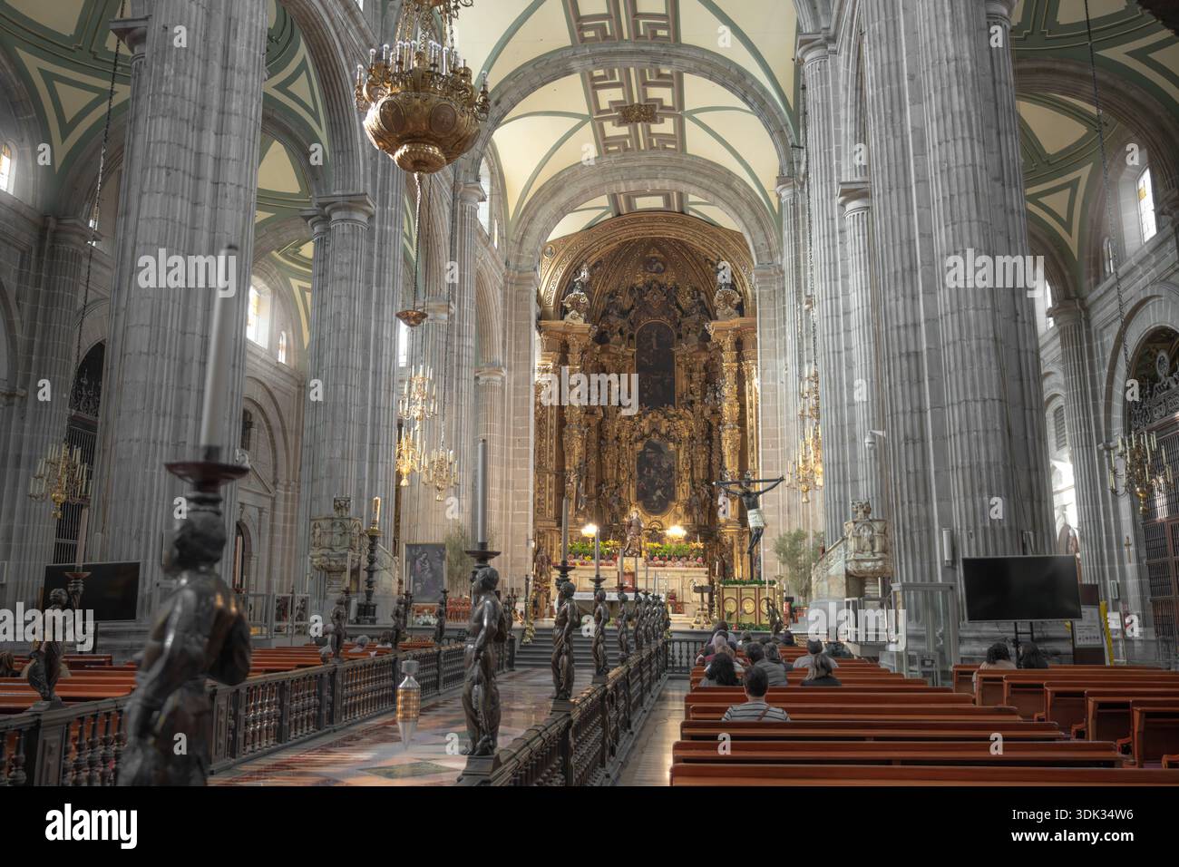 Nave and Main Altar (Altar of the Kings) at Mexico City Metropolitan ...