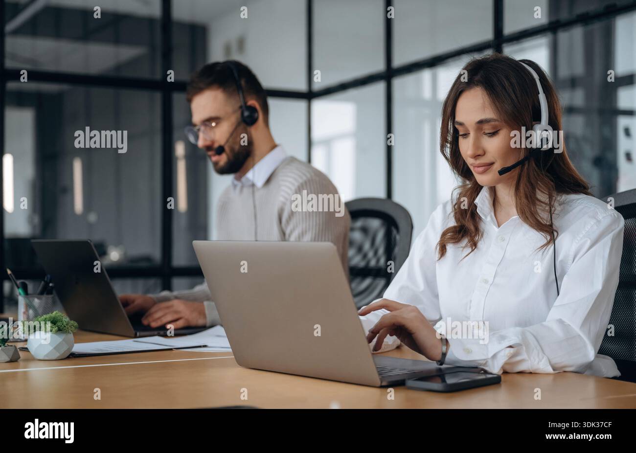 Working in team leadership hi-res stock photography and images - Alamy