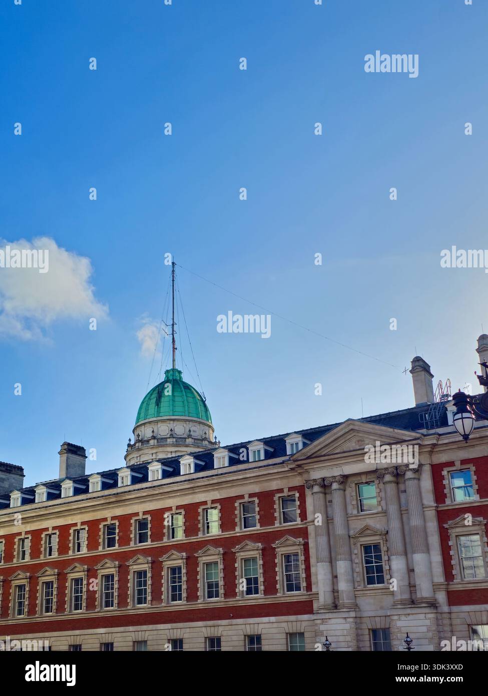 Building exterior neo classical entablature skyline hi-res stock ...
