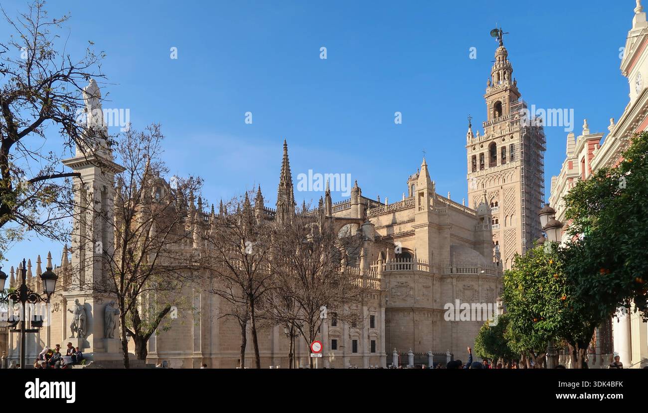 Seville cathedral hi-res stock photography and images - Alamy