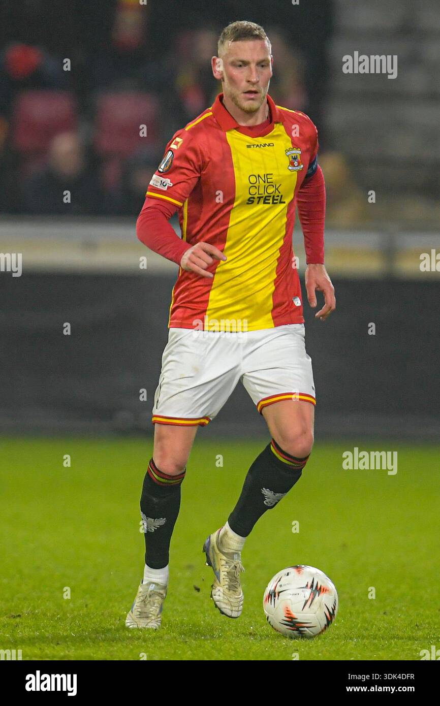 DEVENTER, NETHERLANDS - JANUARY 29: Joris Kramer of Go Ahead Eagles ...