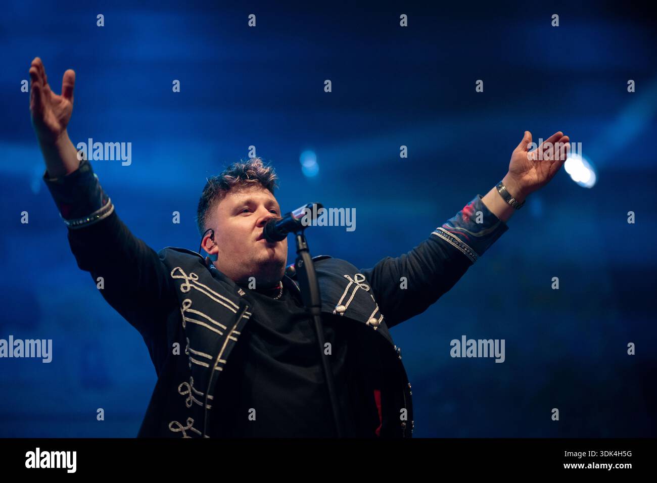 PRODUCTION - 29 January 2026, North Rhine-Westphalia, Cologne: Singer ...