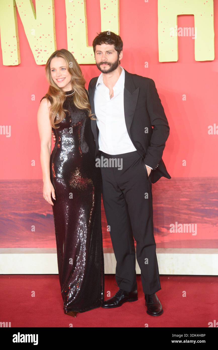 Rachel mcadams and dylan obrien hi-res stock photography and images - Alamy