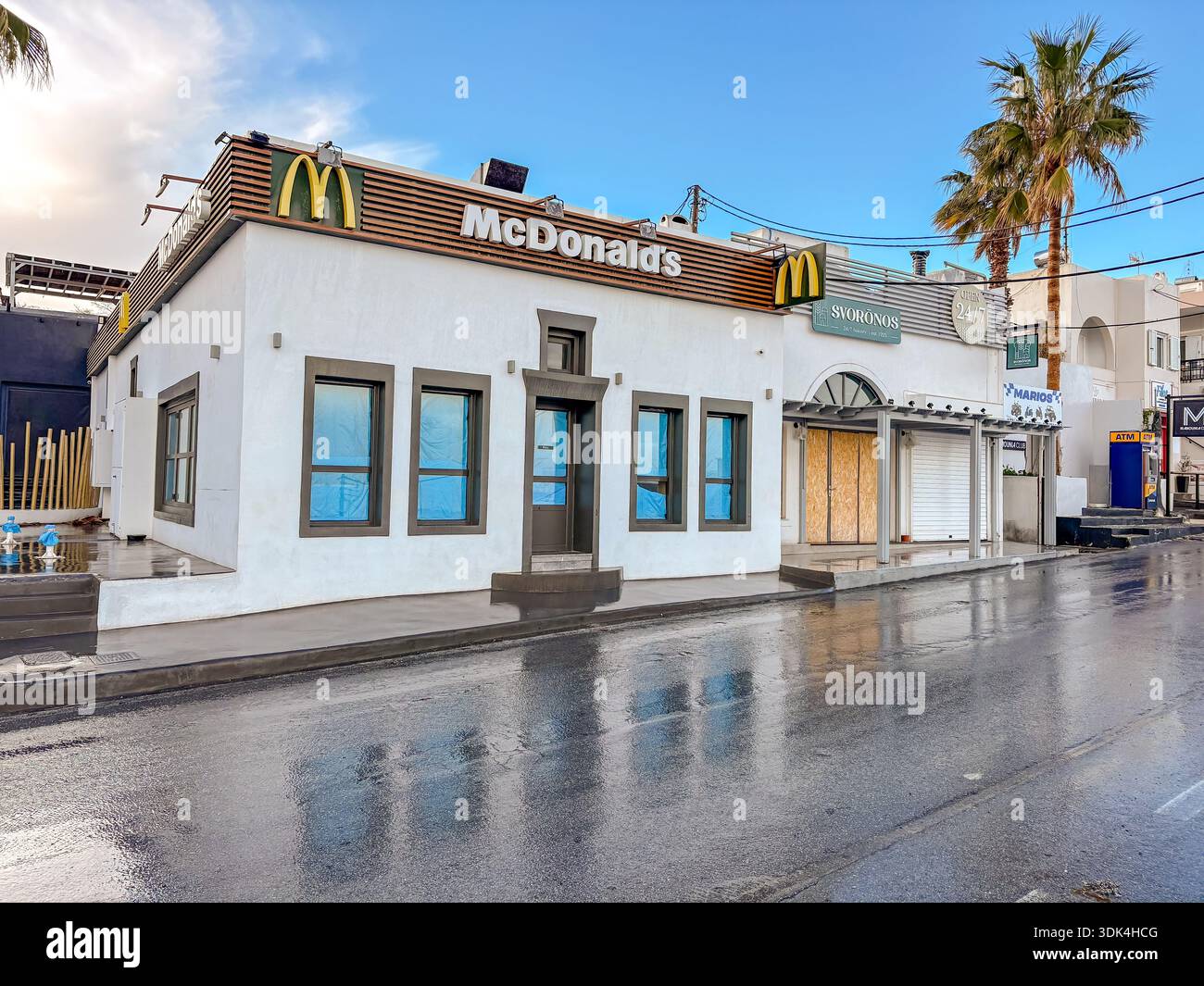 Thira commercial area hi-res stock photography and images - Alamy