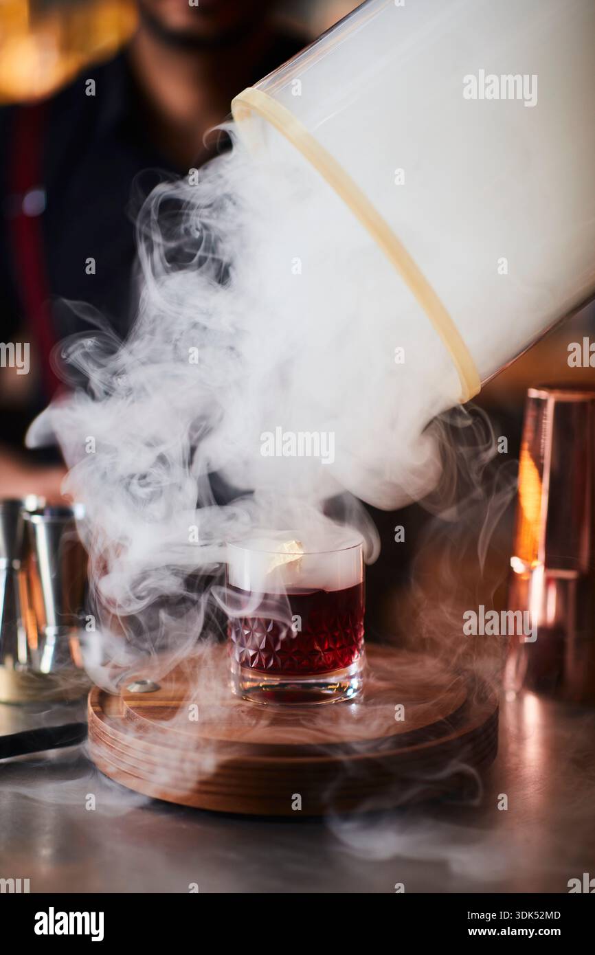 Cocktail with gold leaf hi-res stock photography and images - Alamy