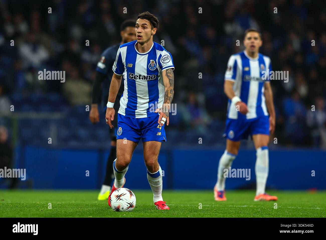 Dragon Stadium, Oporto, Portugal. 29 January, 2026. Pictured left to ...