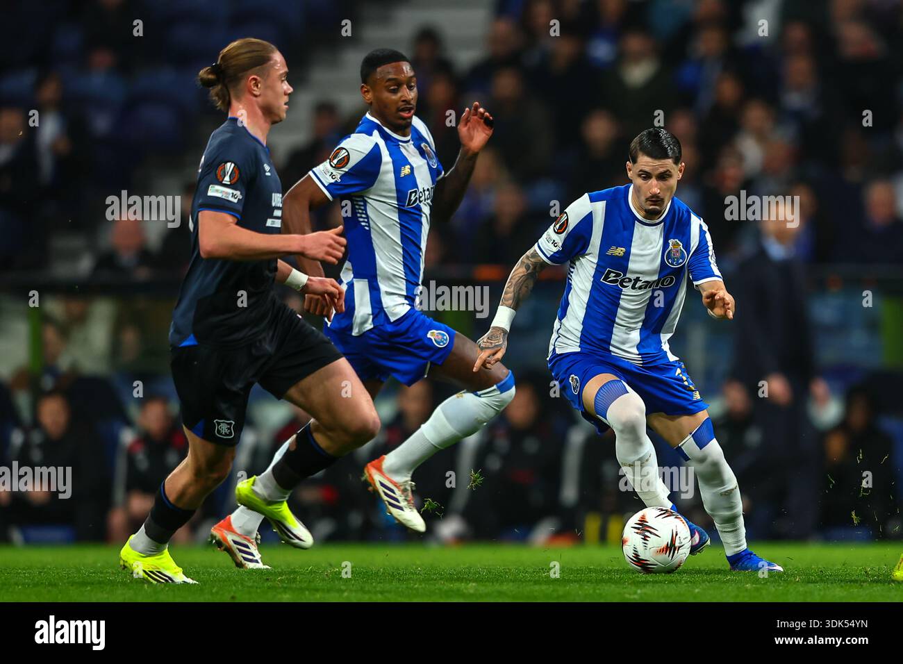 Dragon Stadium, Oporto, Portugal. 29 January, 2026. Pictured left to ...