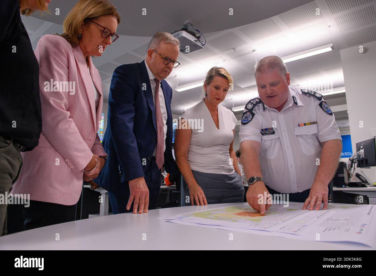 Prime Minister Anthony Albanese, Victorian Premier Jacinta Allan ...