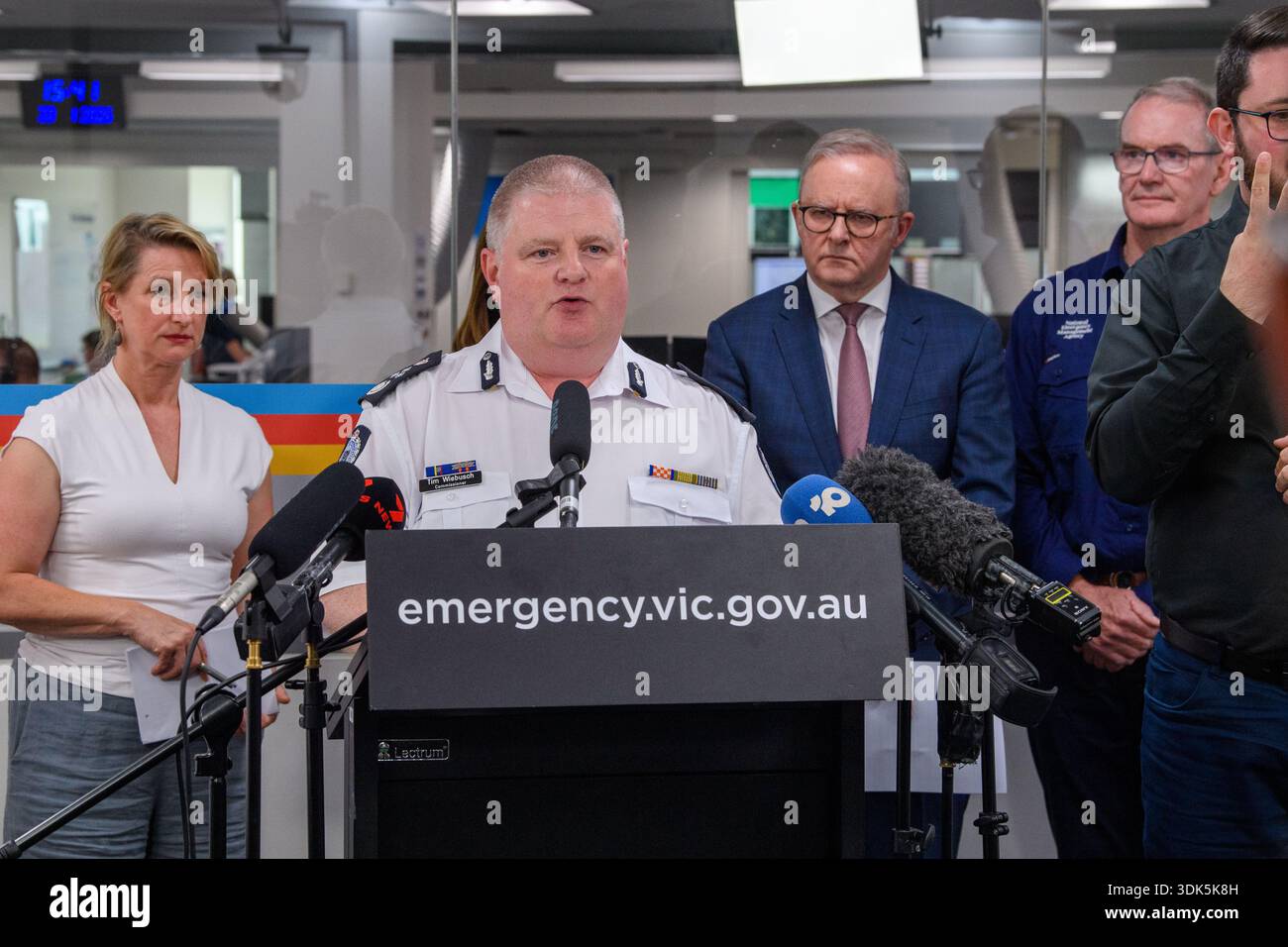 Prime Minister Anthony Albanese, Victorian Premier Jacinta Allan ...