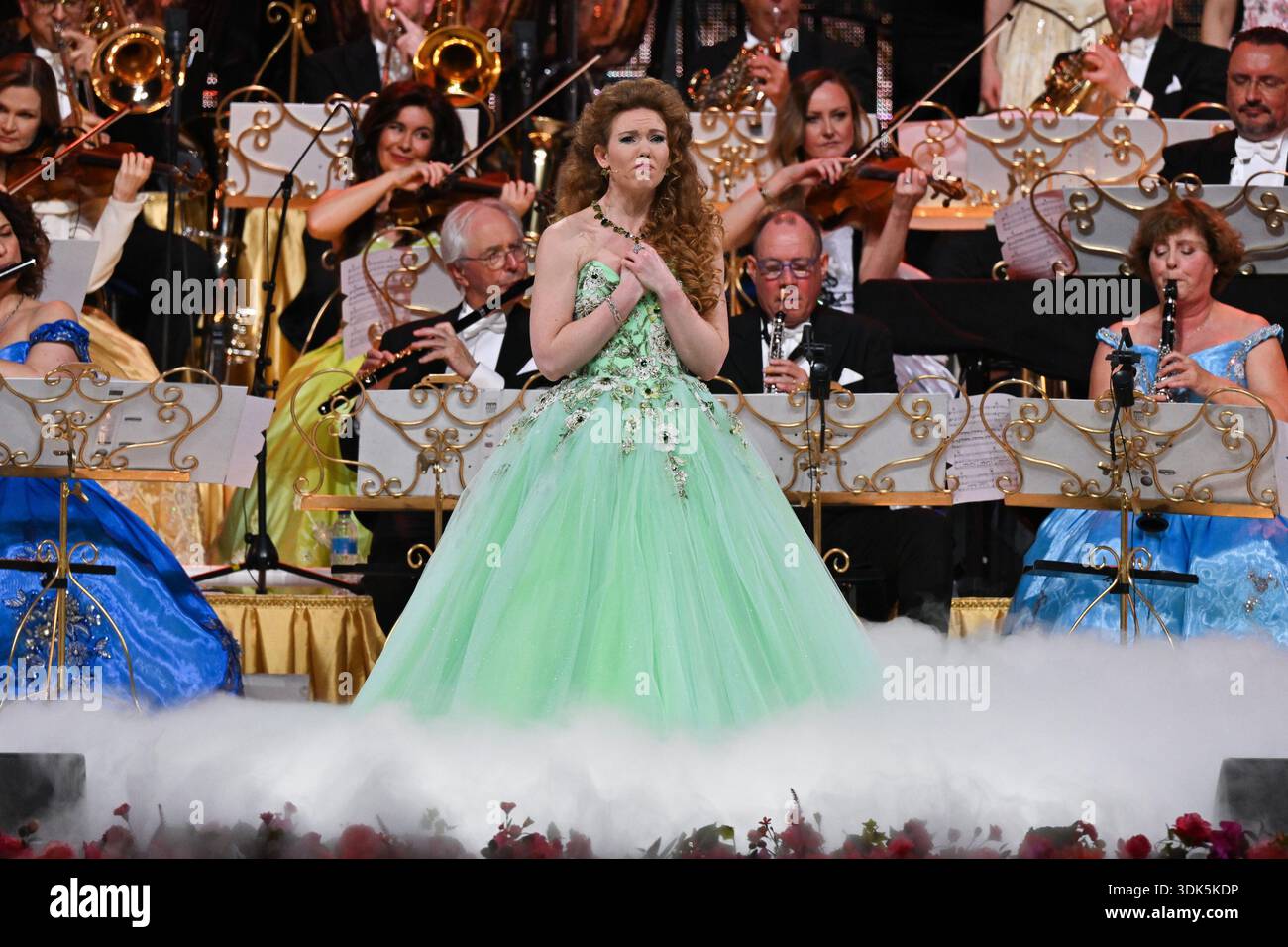 Anna Majchrzak performs with his Johann Strauss Orchestra of André Rieu ...