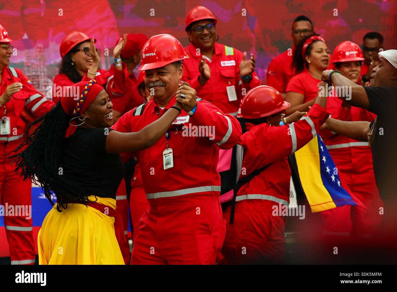 dpatop - 29 January 2026, Venezuela, Caracas: Workers from the oil ...
