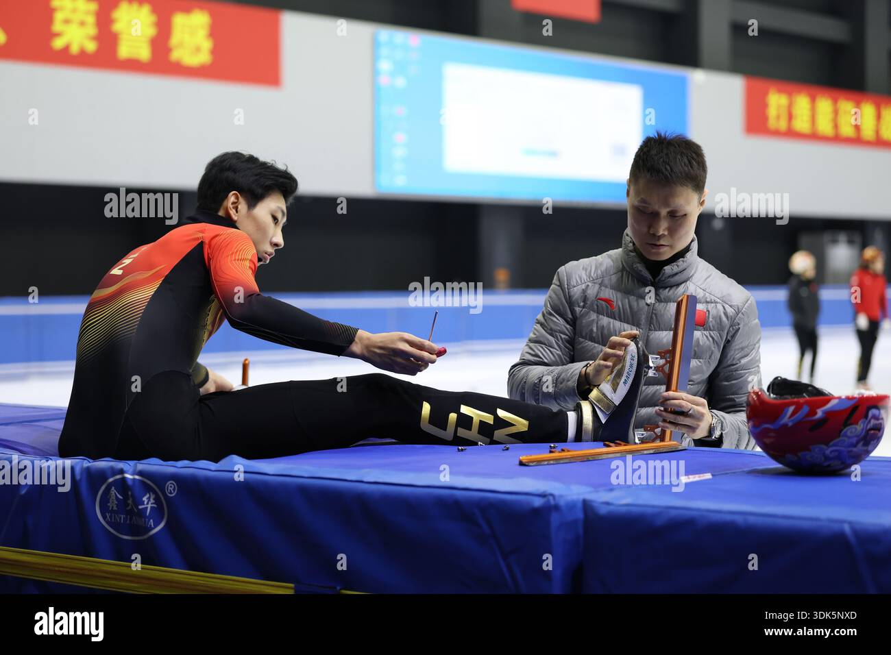 Beijing,China.29th January 2026. The Chinese short track speed skating ...