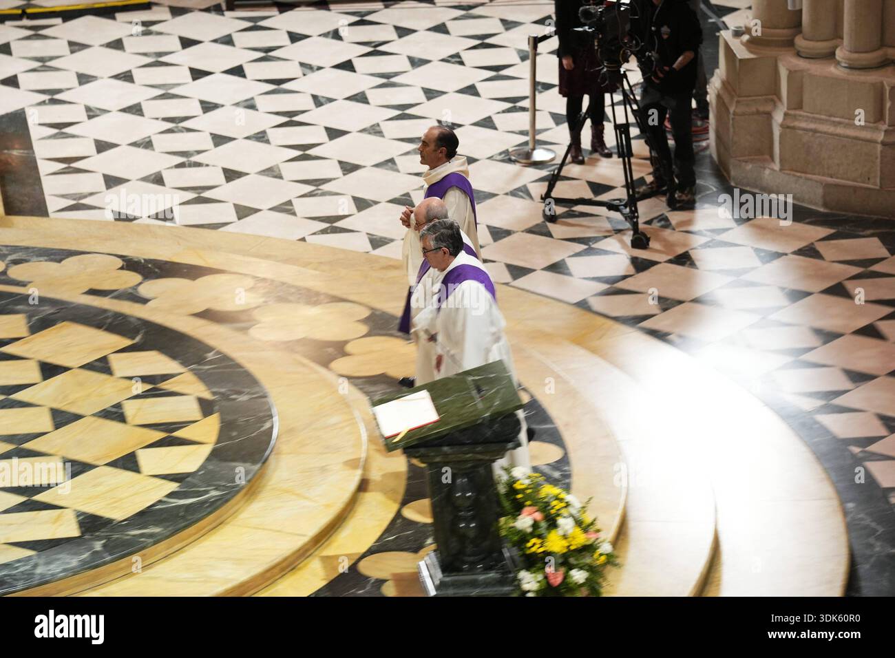 Isabel Diaz Ayuso and Jose Luis Martinez-Almeida attending funeral mass ...