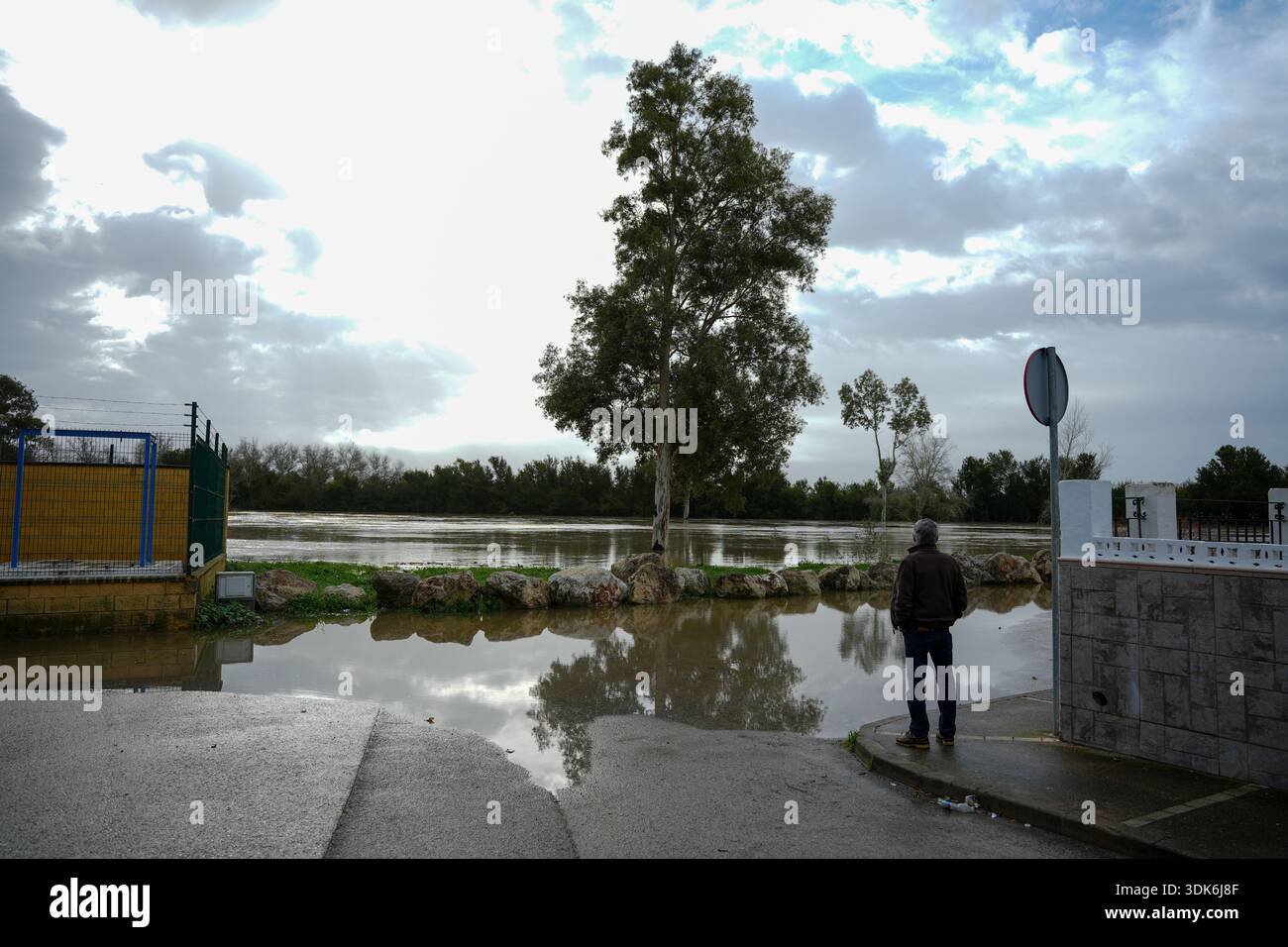 Images of the Guadalete river as it passes through the Corta district ...
