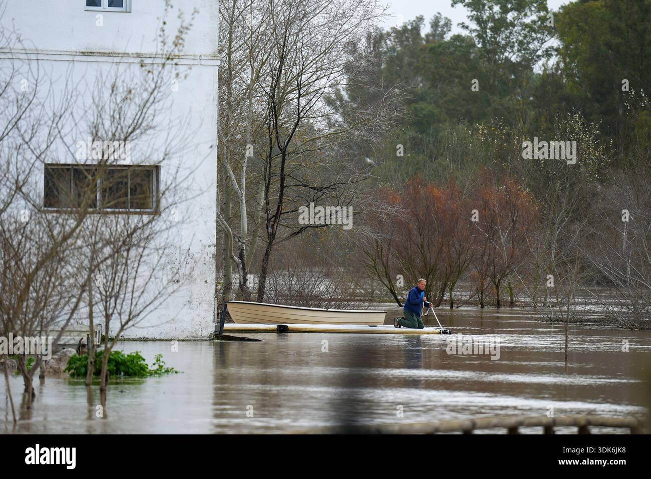 Images of the Guadalete river as it passes through the Corta district ...