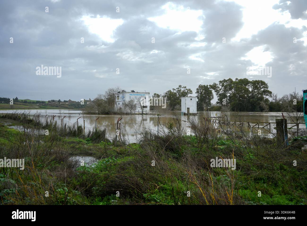Images of the Guadalete river as it passes through the Corta district ...