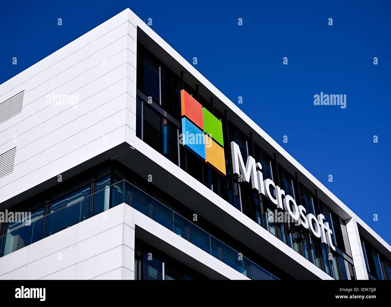 30 January 2026, Bavaria, Munich: The Microsoft logo and lettering can ...
