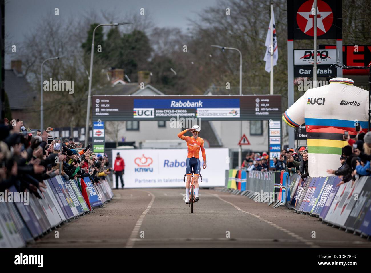 Dutch Tibor Del Grosso celebrates as he crosses the finish line to win ...